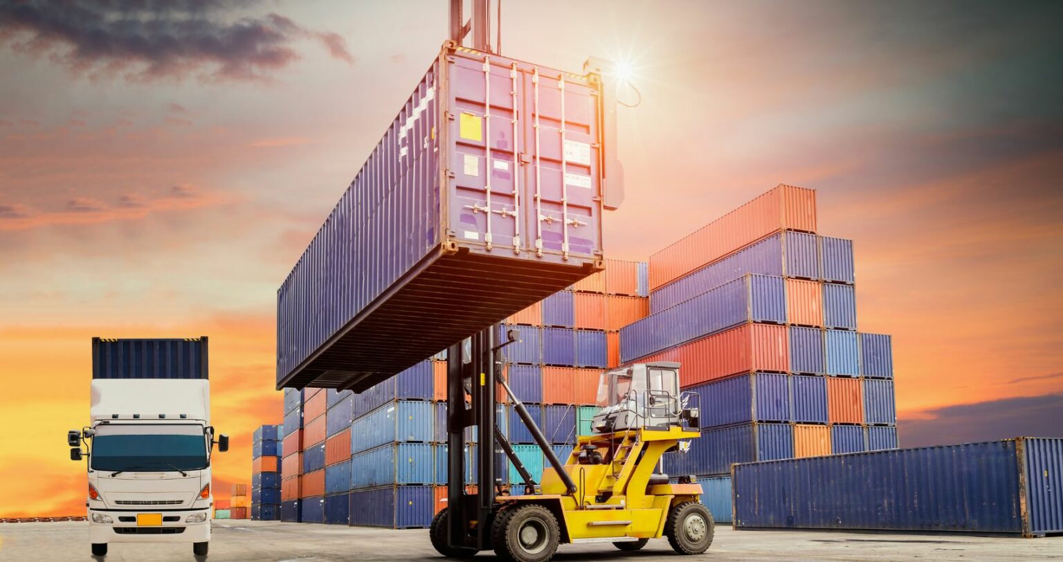 Lean Logistics Vs. Traditional Logistics: Understanding The Differences ...